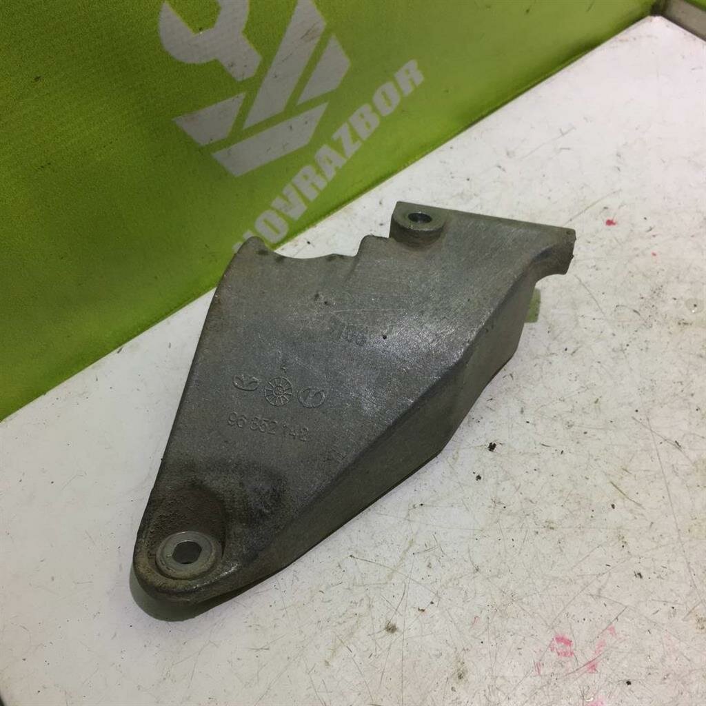 Кронштейн генератора Chevrolet Aveo T200 03-08