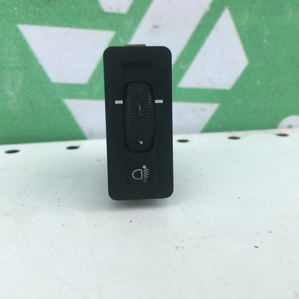 Кнопка корректора фар BMW 5-серия E34 88-95