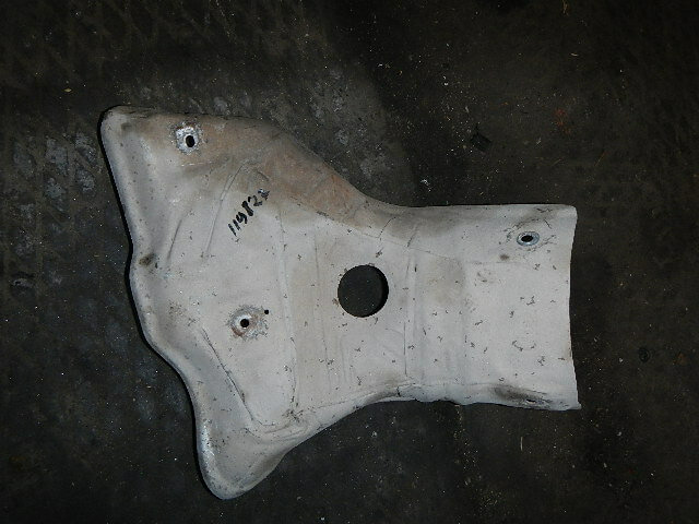 Б/У Экран тепловой, Mazda (Мазда)-3 (BK) (02-09) MAZDA 3 (BK) (02-09) с разбора хэтч 1,6 целый 119827 MAZDA арт. Z60113390B