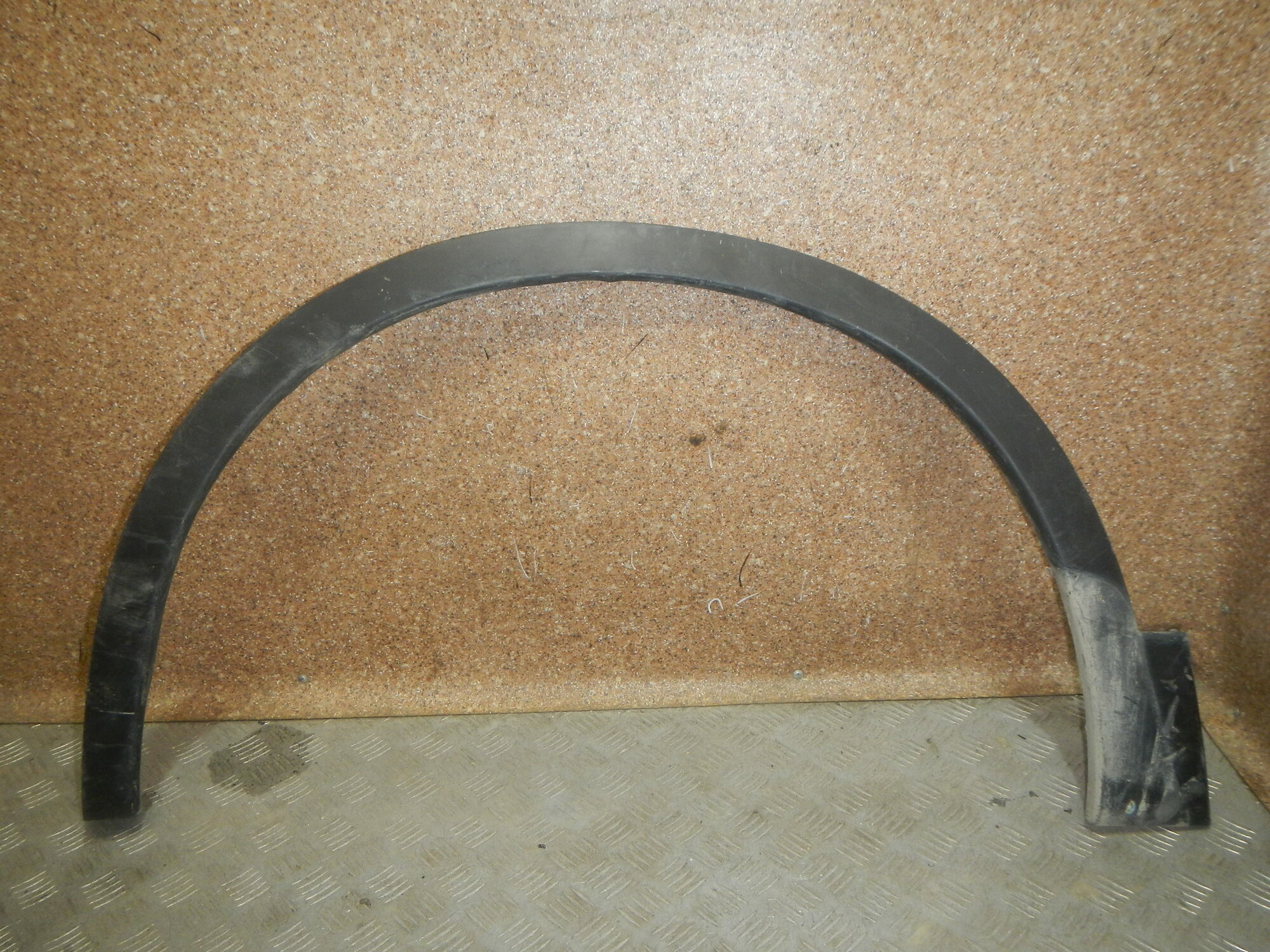 Б/У Накладка крыла переднего левого, Nissan (Ниссан)-QUASHQAI (07-) NISSAN QUASHQAI (07-) Царапины, сломано крепление, н...