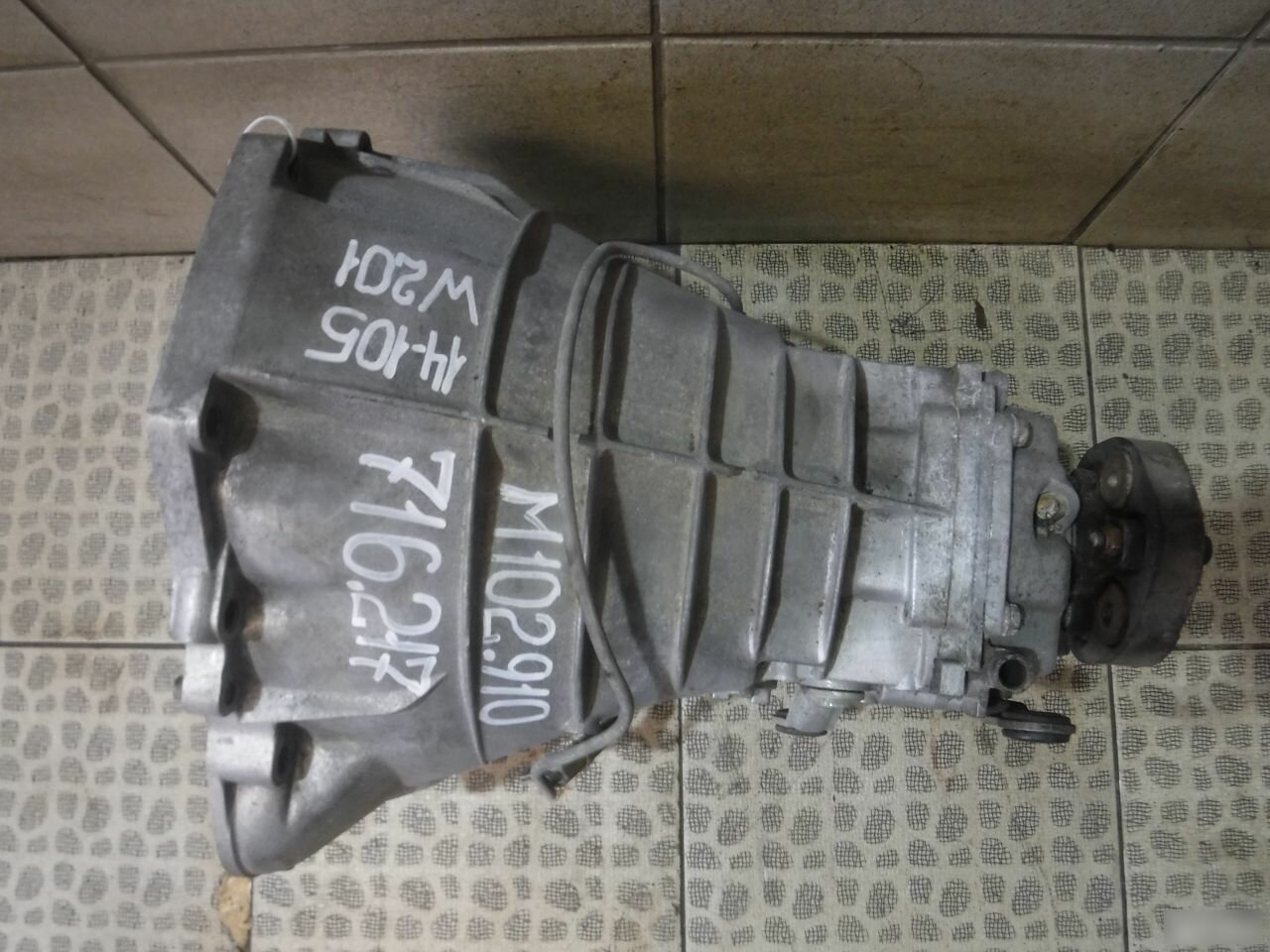 Механическая коробка передач Mercedes-Benz W201 A1242600401