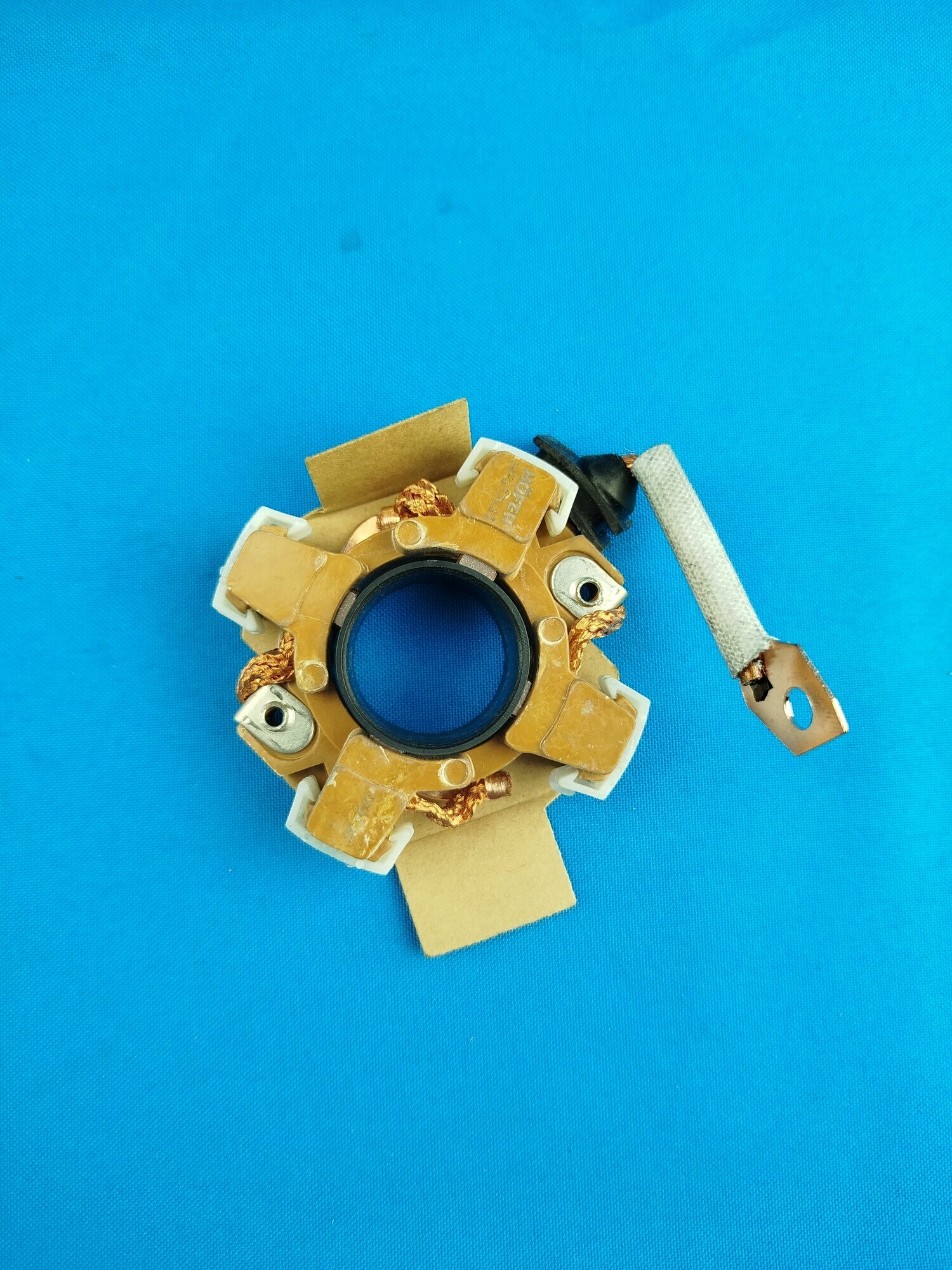 Щеточный узел стартера "HOFER" для а/м ВАЗ 2110 с/о (пласт.)