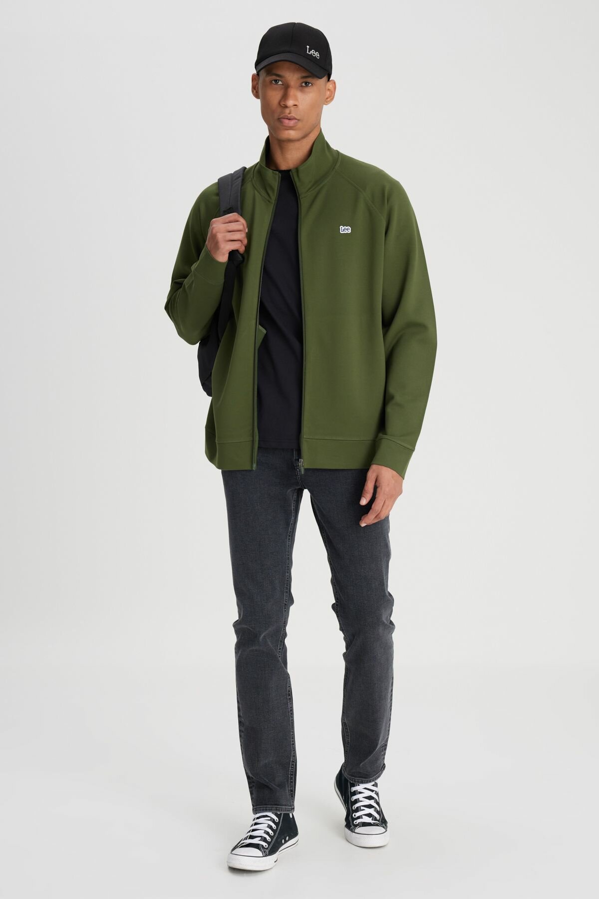 Джинсы зауженные 