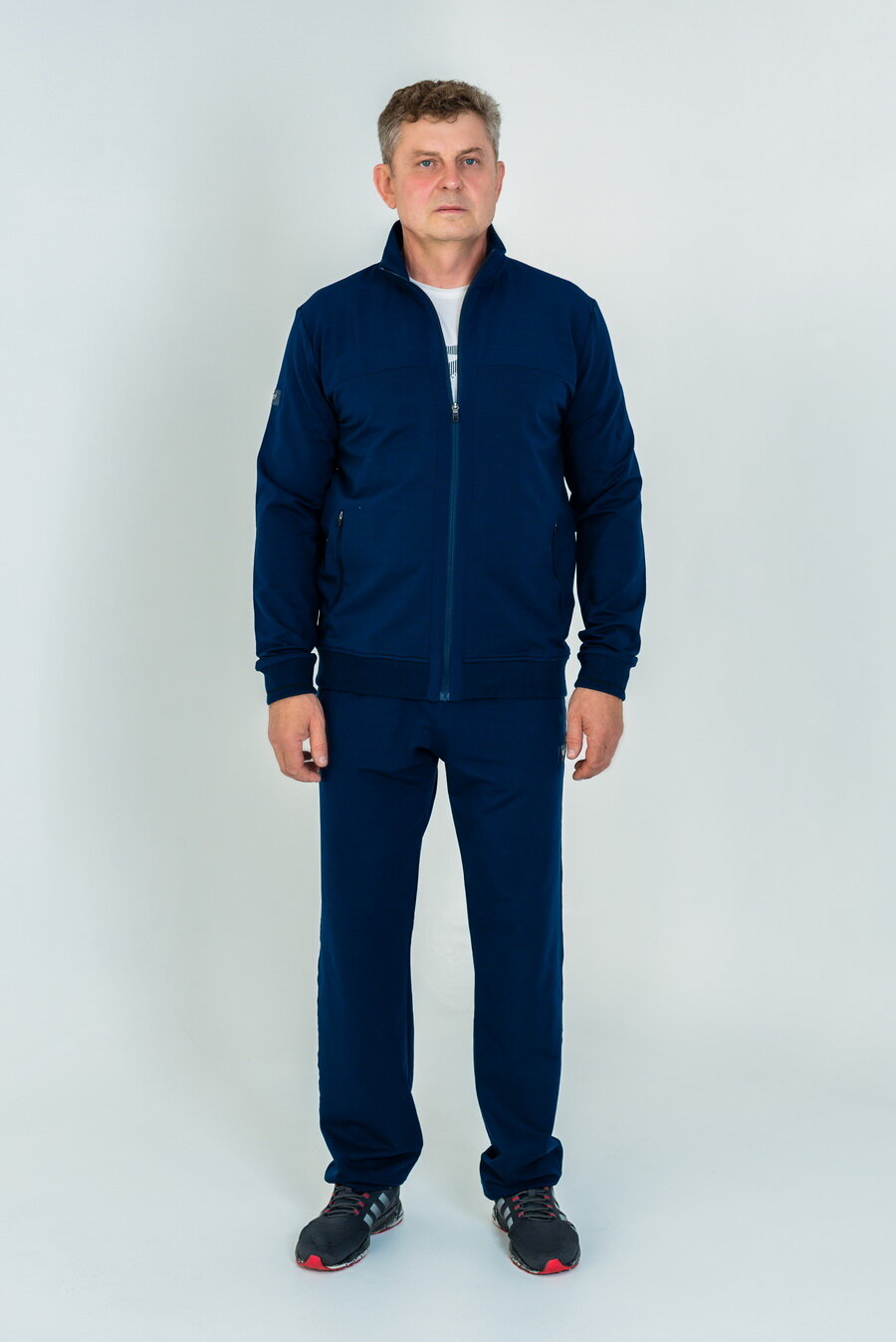 Костюм спортивный