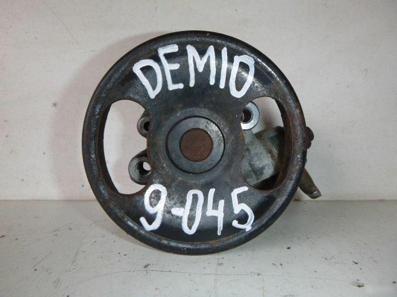 Насос ГУР Mazda Demio DW (1996—2003) D20132650C