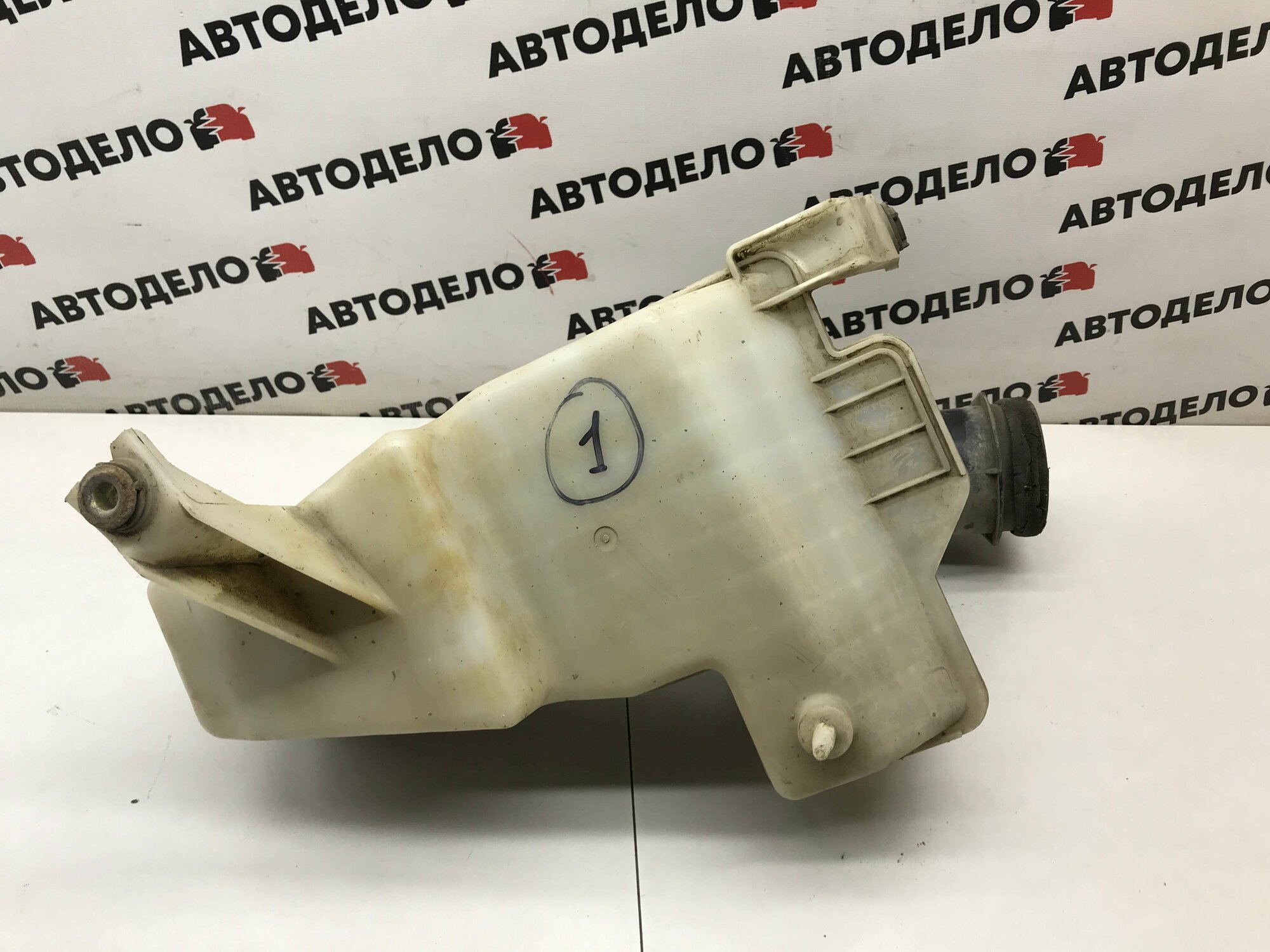 Резонатор воздушный Nissan Maxima A33 2000 г.в