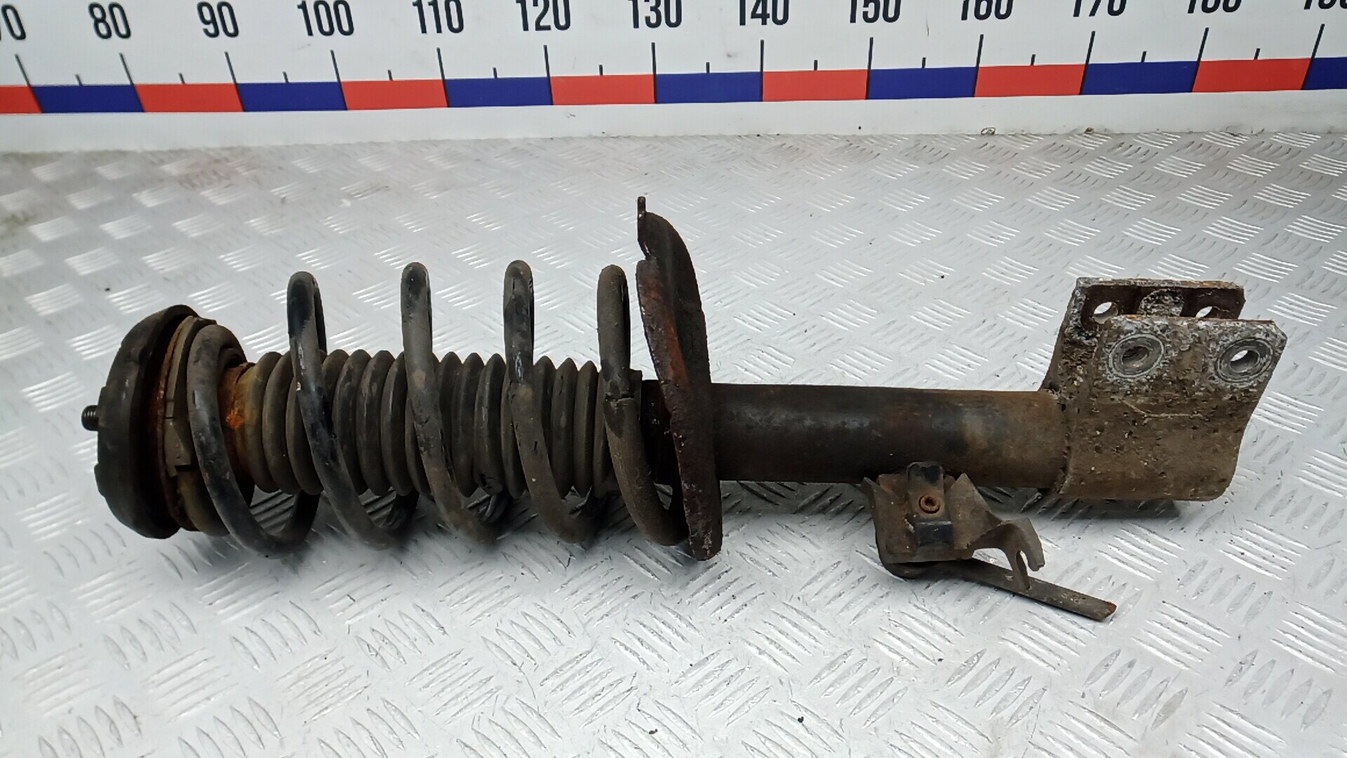 Стойка передняя правая PEUGEOT 3008 1