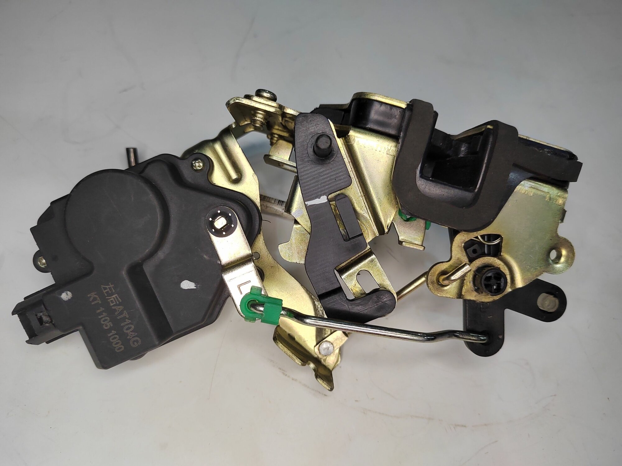 Замок двери задней левой JAC J3 [1.3 16V 5MT седан] 6205150U8010