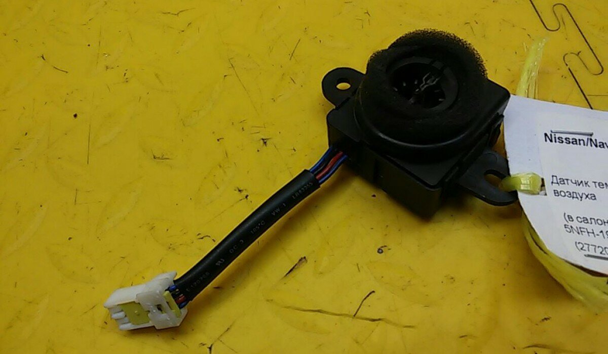 Датчик температуры воздуха Navara (D40) Nissan 27720EB000