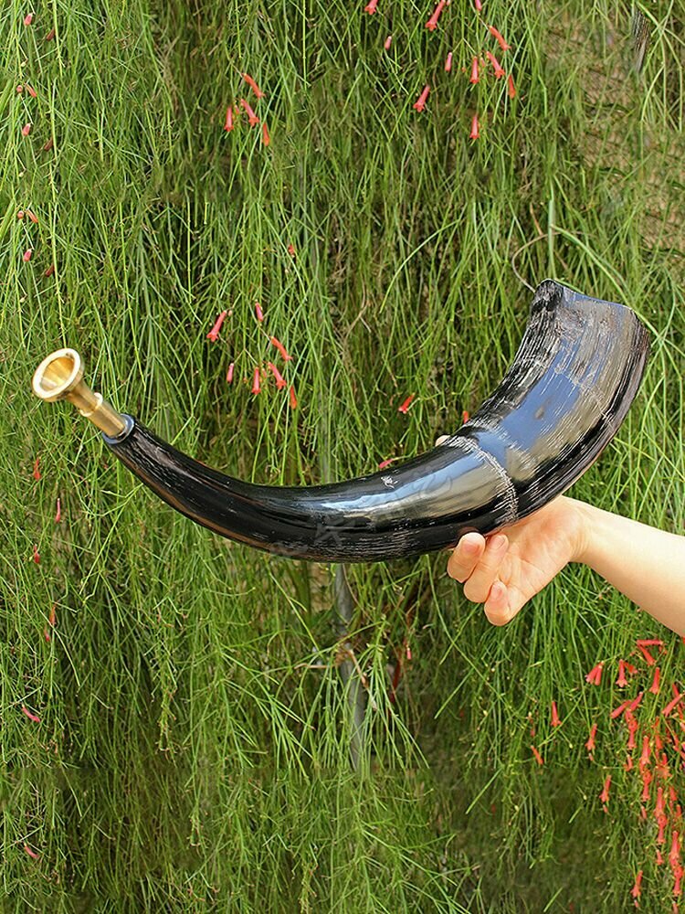 Боевой горн из черного рога яка с медным мундштуком (40-50cm)