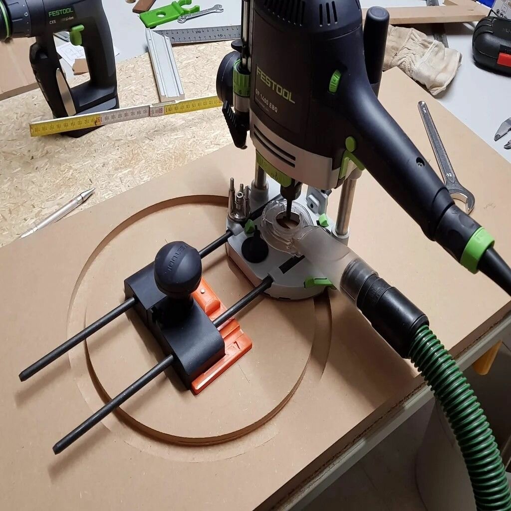 Приспособление для вырезания радиусов на фрезер Festool