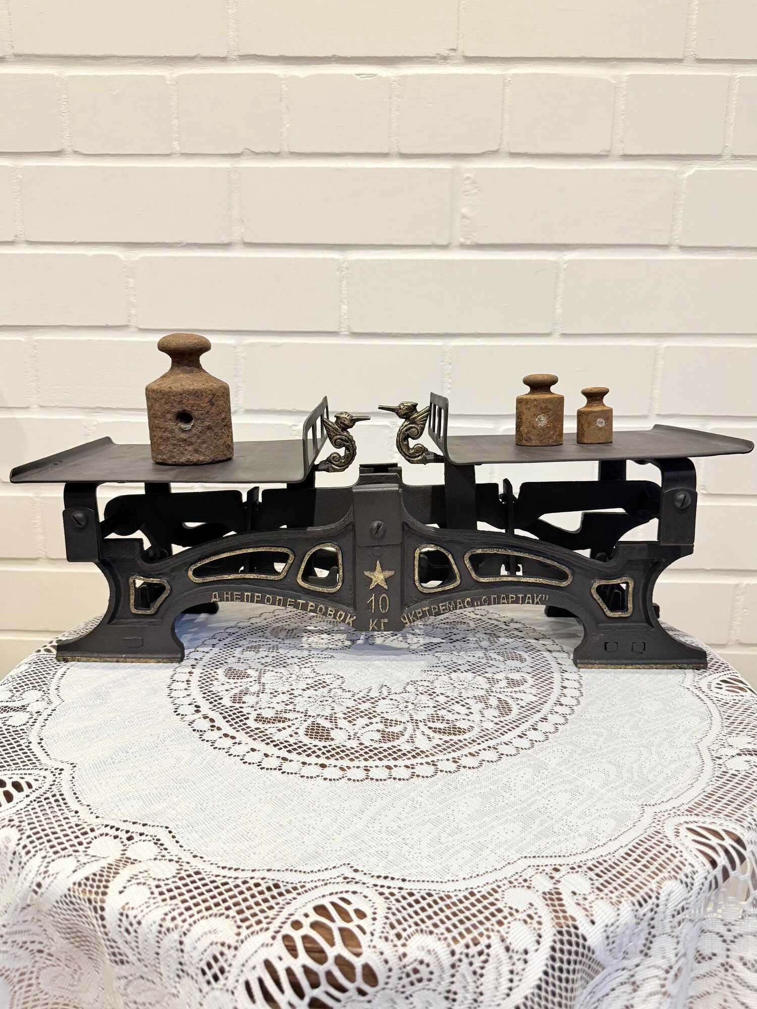 Старинные чугунные весы. 1920-30-е гг. Завод "Спартак", Днепропетровск. Раритет.