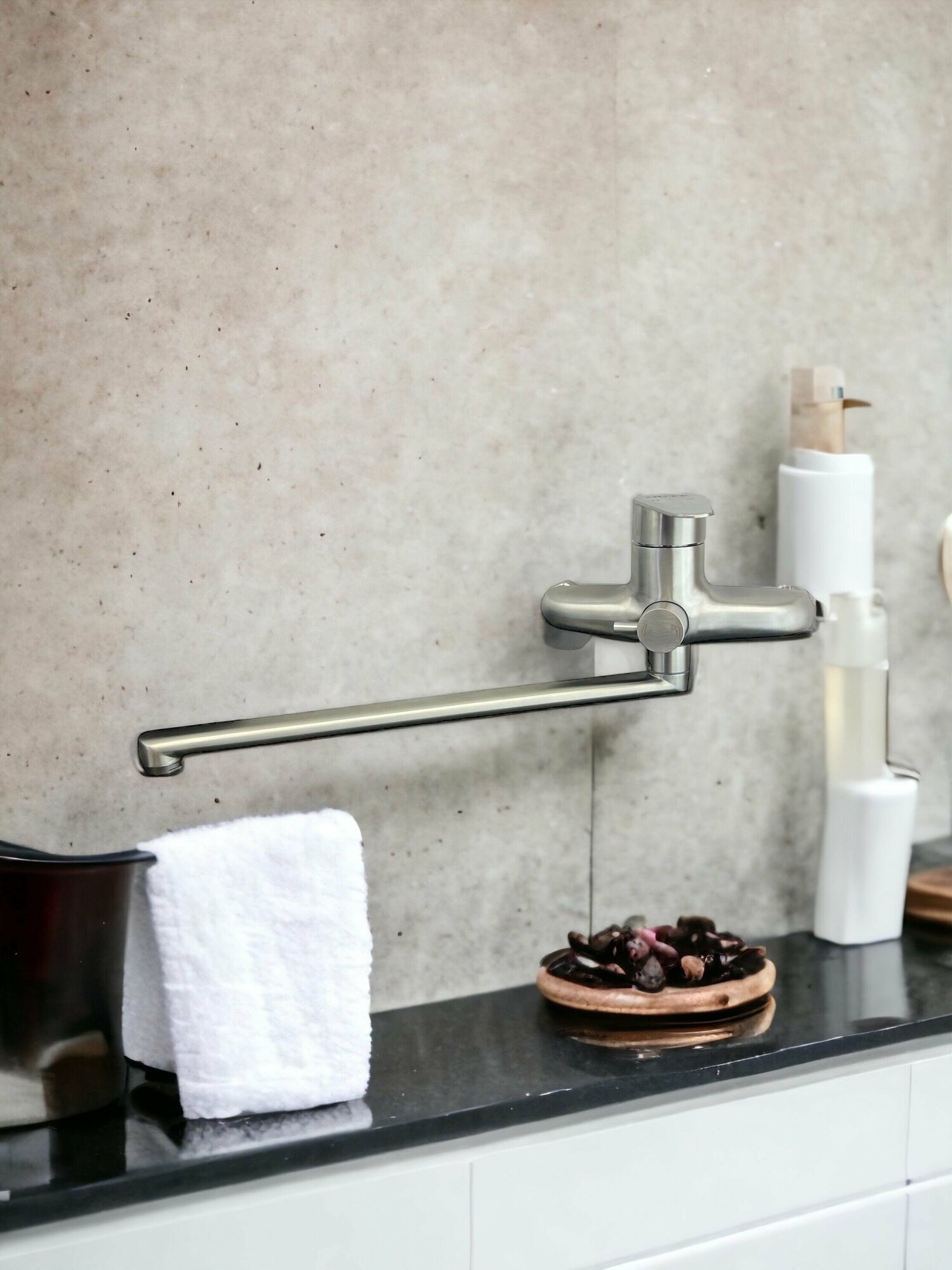 Смеситель для ванны OUTE из нержавеющей стали SUS 304, керамический картридж 35 мм, излив поворотный 35 см.