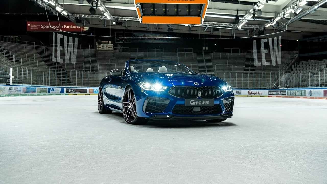 Картина на холсте 110x60 LinxOne "Кабриолет BMW M8 2020 года" интерьерная для дома / на стену / на кухню / с подрамником