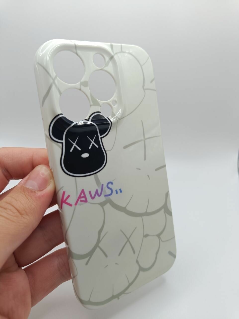 Защитный чехол с принтом KAWS для iPhone 14 Pro