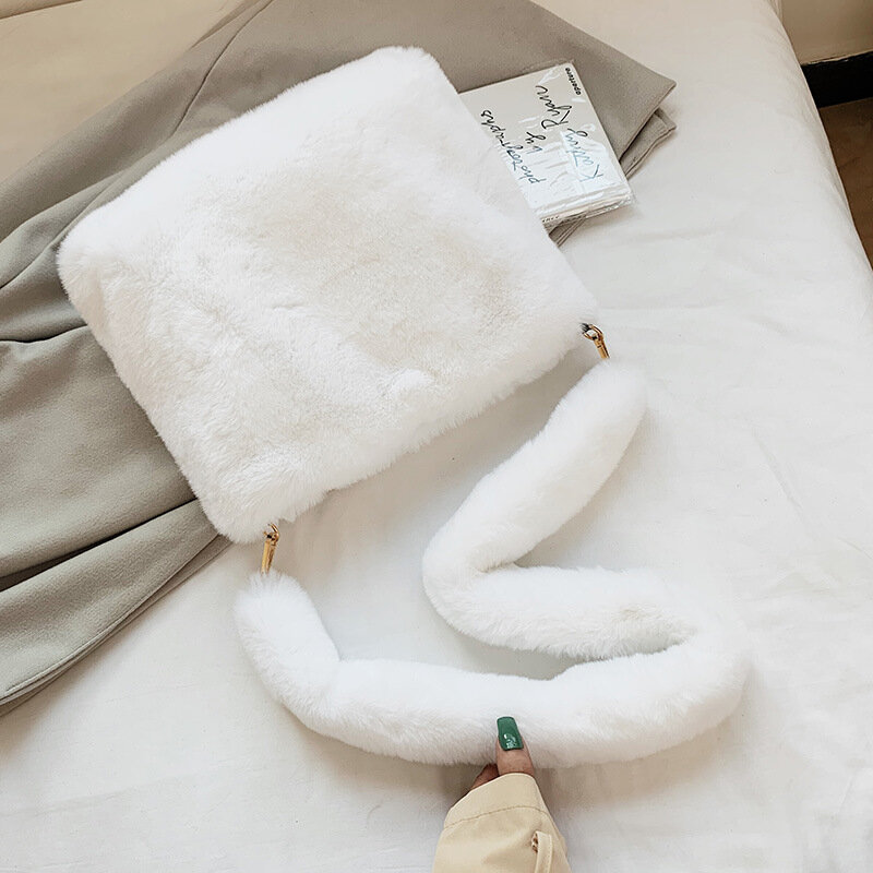 Новая сумка из плюша из овечьей шерсти для женщин, сумка через плечо, корейская мода, универсальная, с высоким качеством, ручная и плечевая сумка