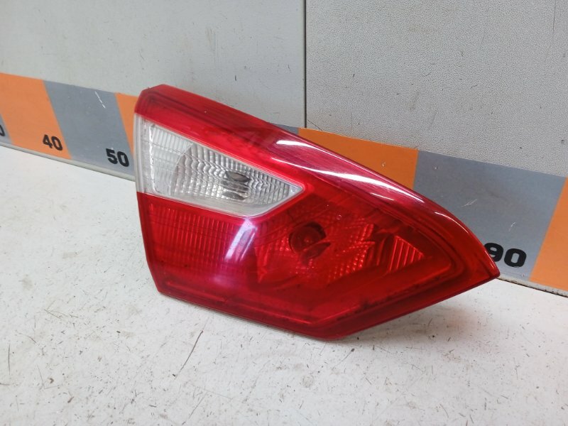 Б/У отломан уголок, внутренний, седан, до 2015 года, оригинал, Форд Фокус 3 Фонарь задний левый Ford Focus 2012 3, BM, CB8 ...