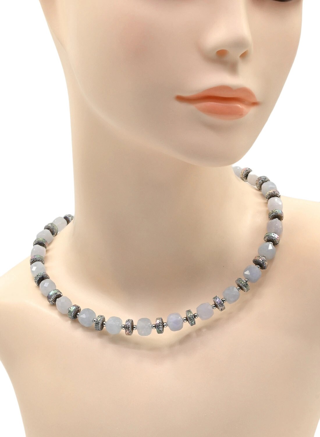 Колье, кальцит