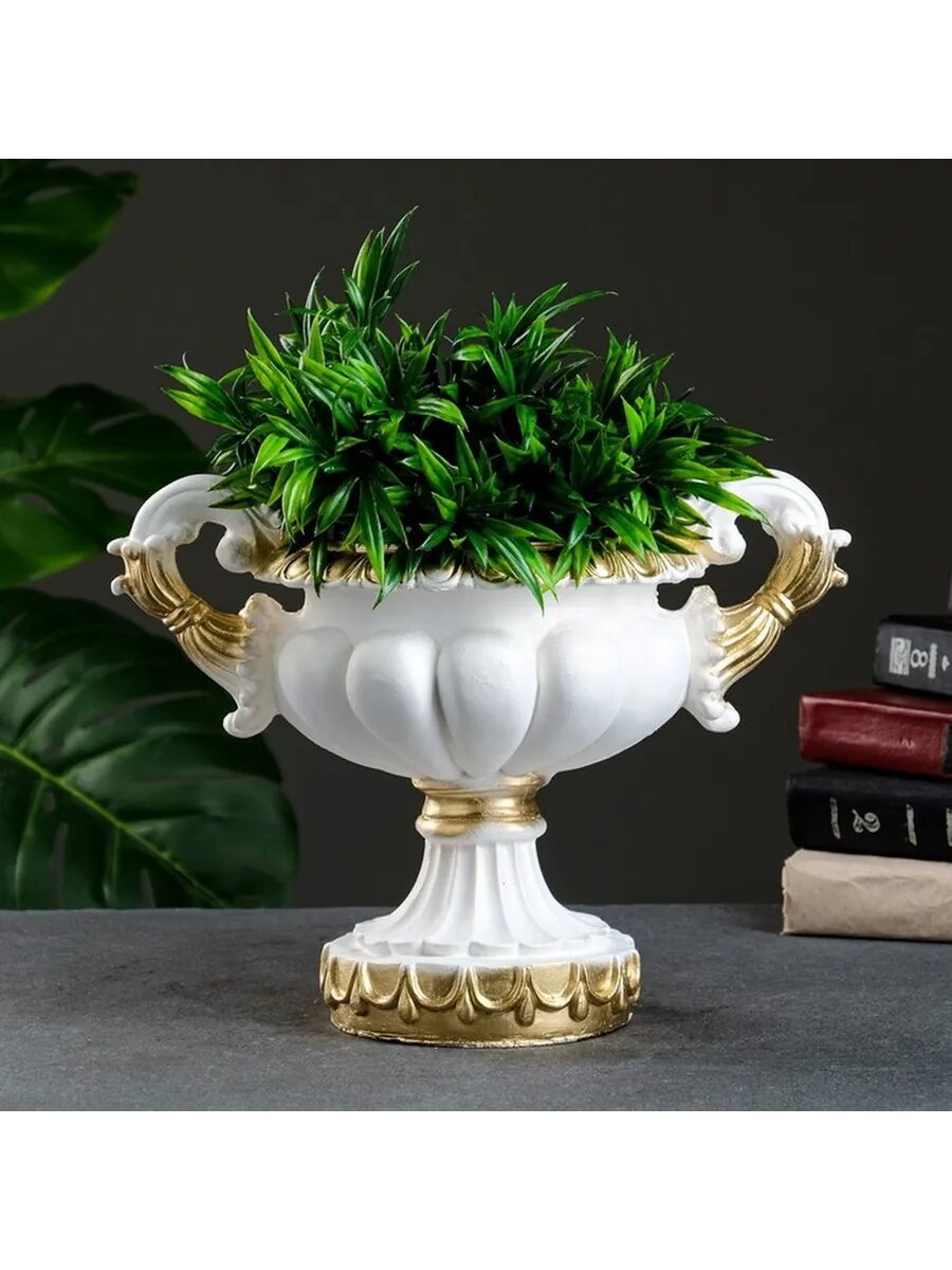 Элегантный напольный вазон с золотистым орнаментом