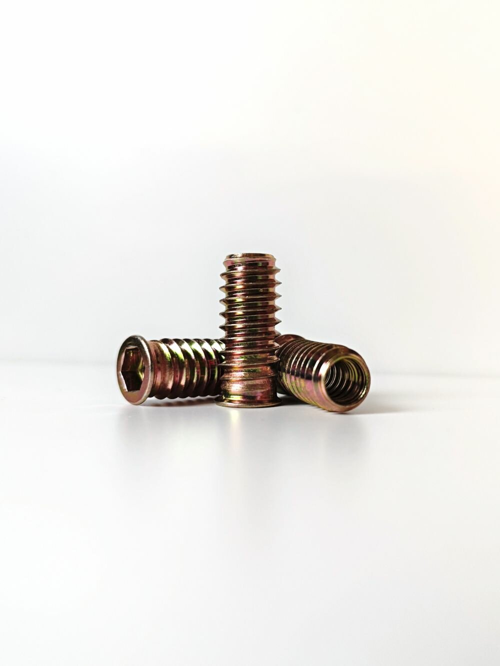 Футорка мебельная М6х25 металлическая