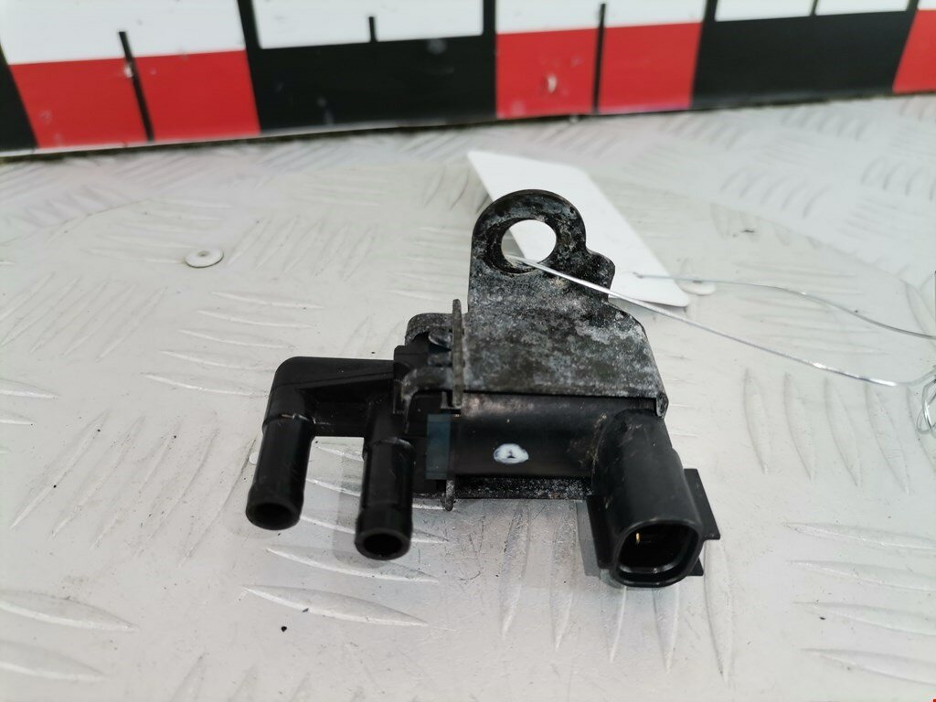 Клапан воздушный Ford Fiesta 5 2S619C915AB арт. 1495911