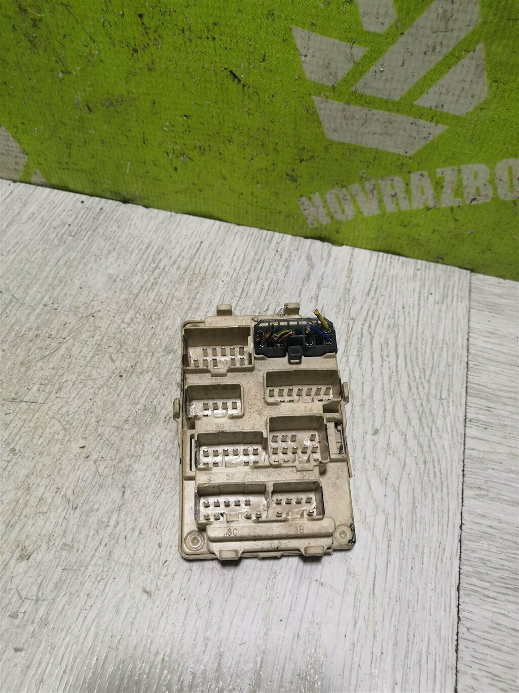 Блок предохранителей Toyota Carina II 1987-1992