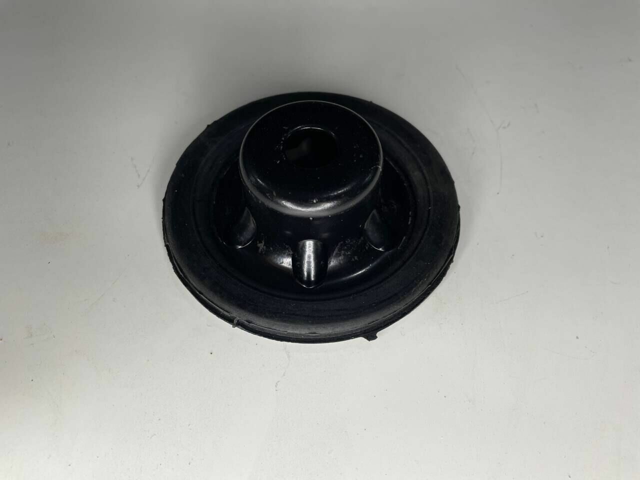 Шайба амортизатора металлическая Chery Amulet [1.6 8V 5MT лифтбэк] A112901060