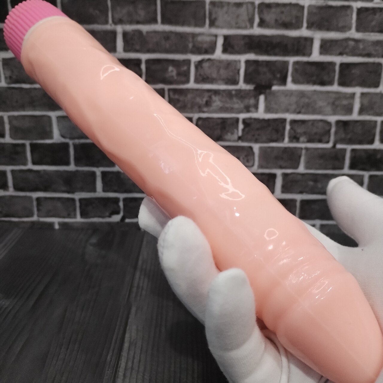 Вибратор фаллос реалистик 24 см с вибрацией