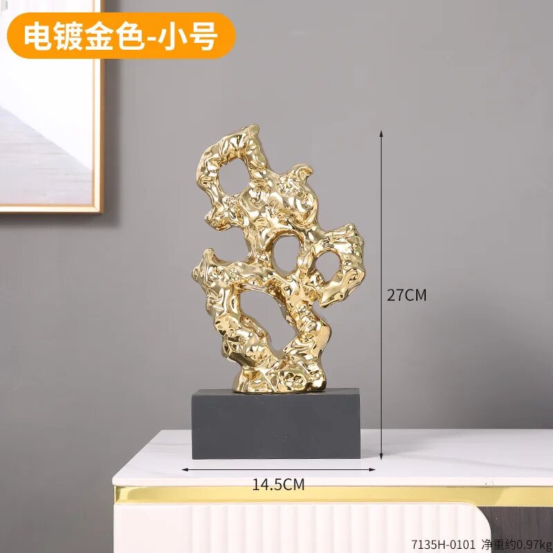 Статуэтка золотистого цвета gold-S