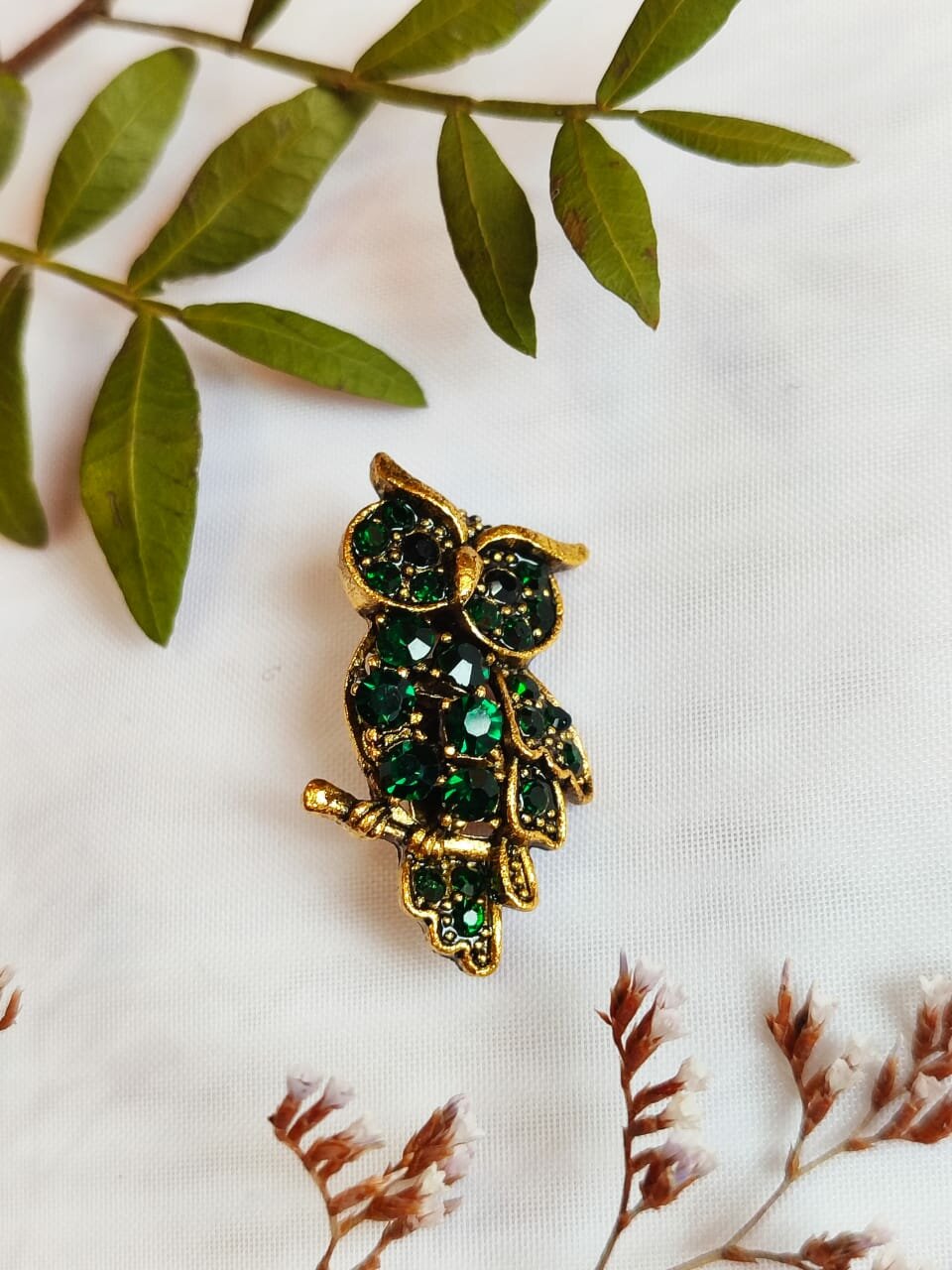 Брошь, стразы