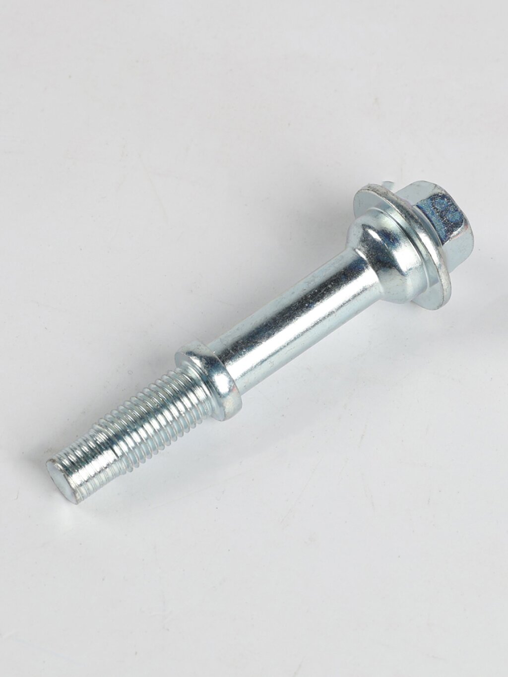 Болт выхлопной трубы Mitsubishi MR431025