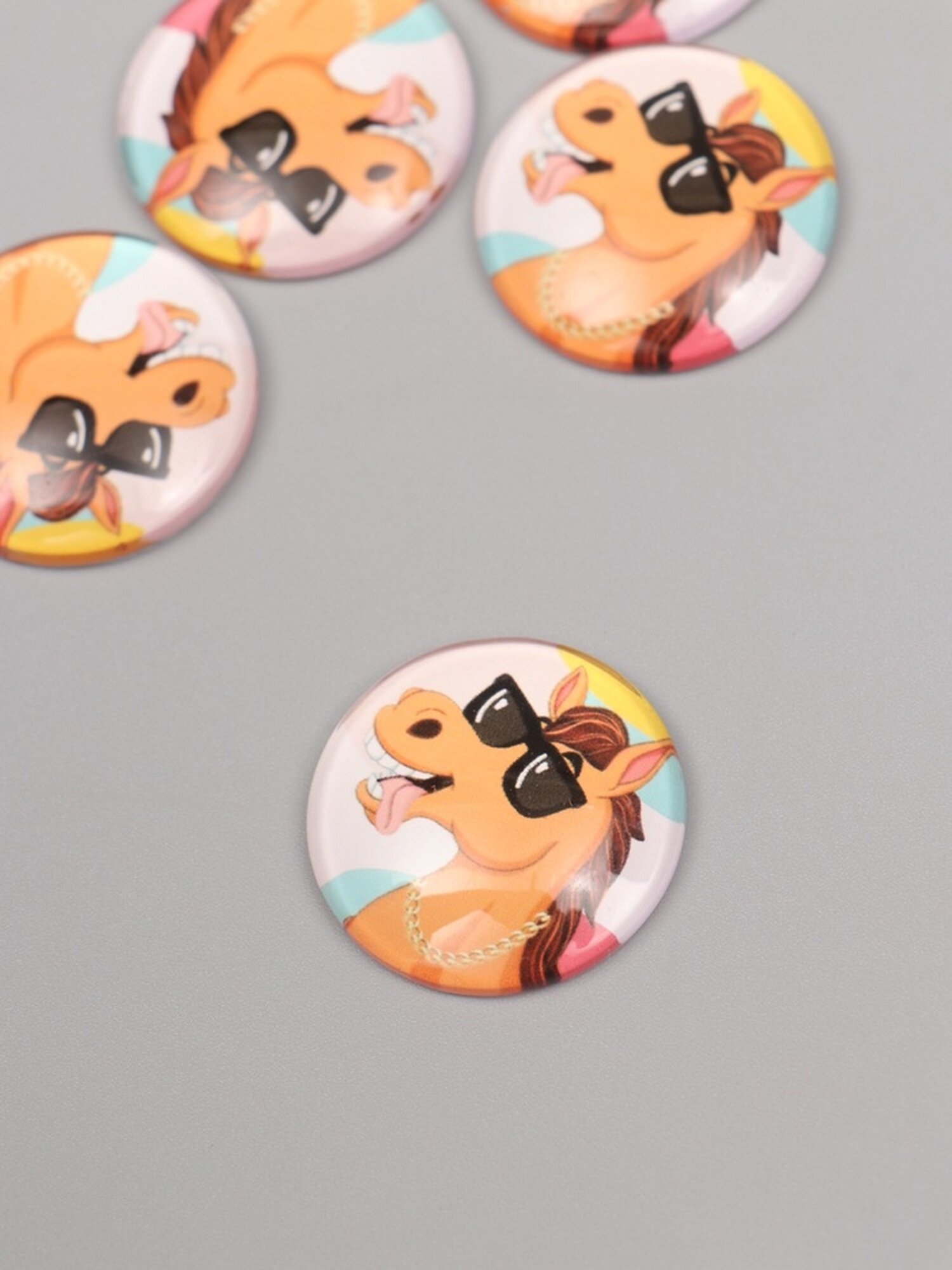 Кабошон Арт Узор "Круг. Крутой Конь", стекло, разноцветный, 3x3 см, 5 шт.