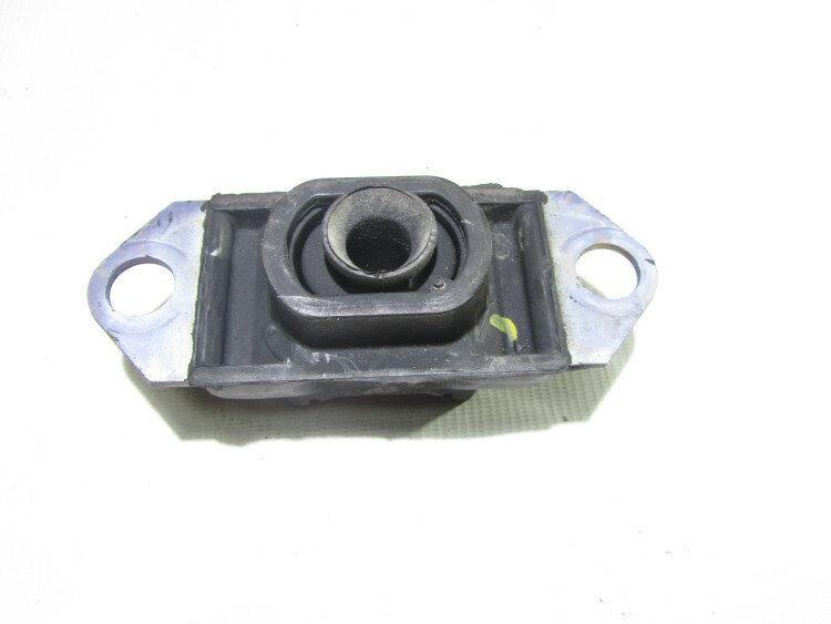 Опора двигателя левая 8200297939 Рено Логан Сандеро Дастер - без кондиционера с 2004 года, - Sasic