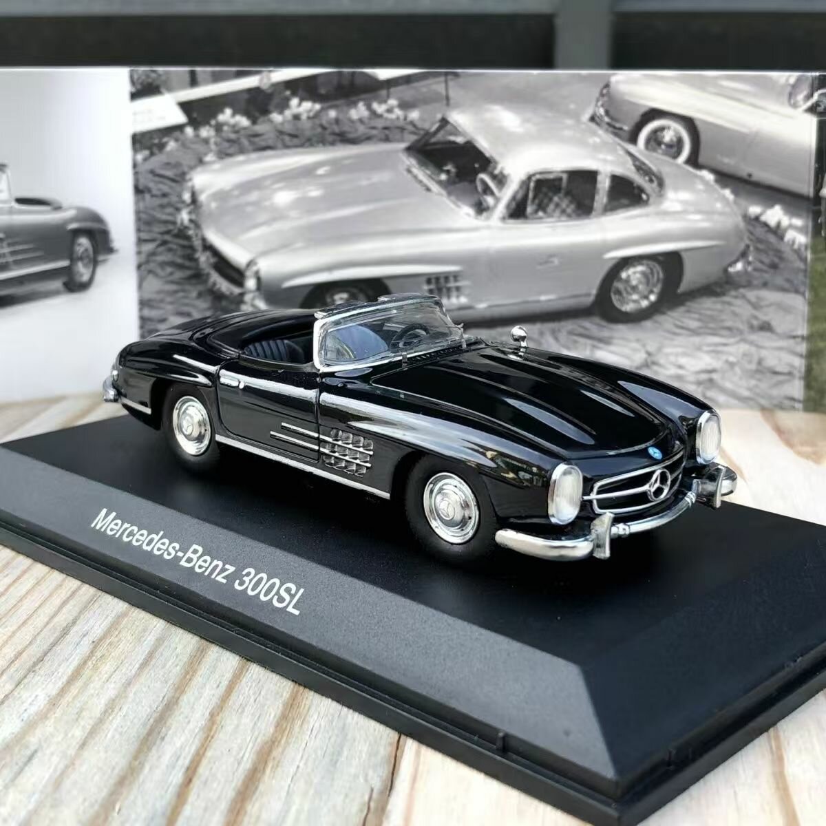 Модель кабриолета Mercedes-Benz 300SL / Масштаб 1:43 / Коллекционная фигурка