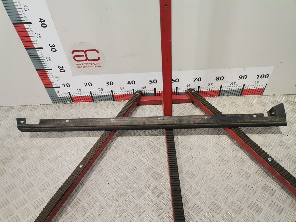 Накладка декоративная (молдинг) стекла двери передней правой Audi A4 B5 арт. 2158495