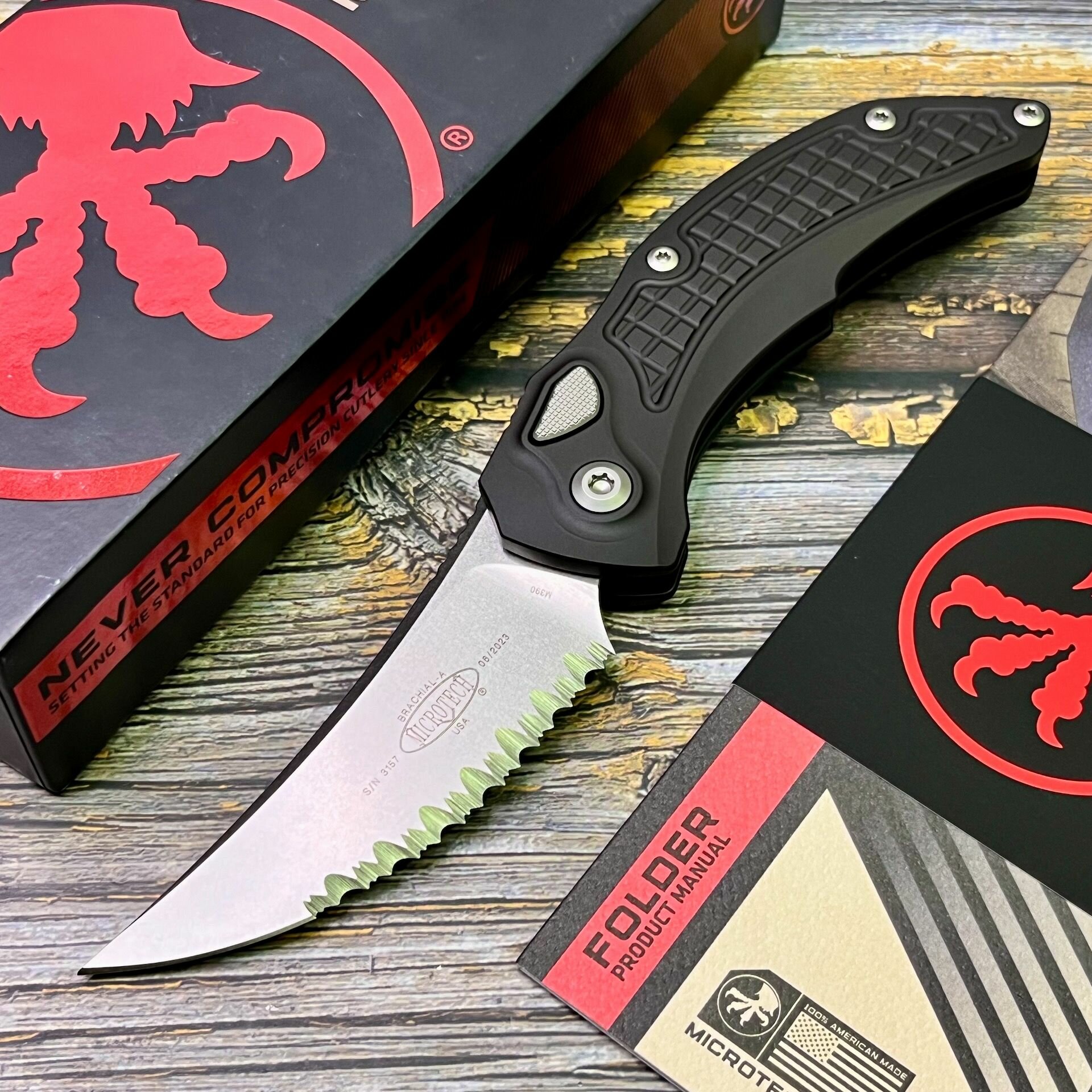 Нож складной MicroTech 268A12 Brachial, M390 Serrated Blade