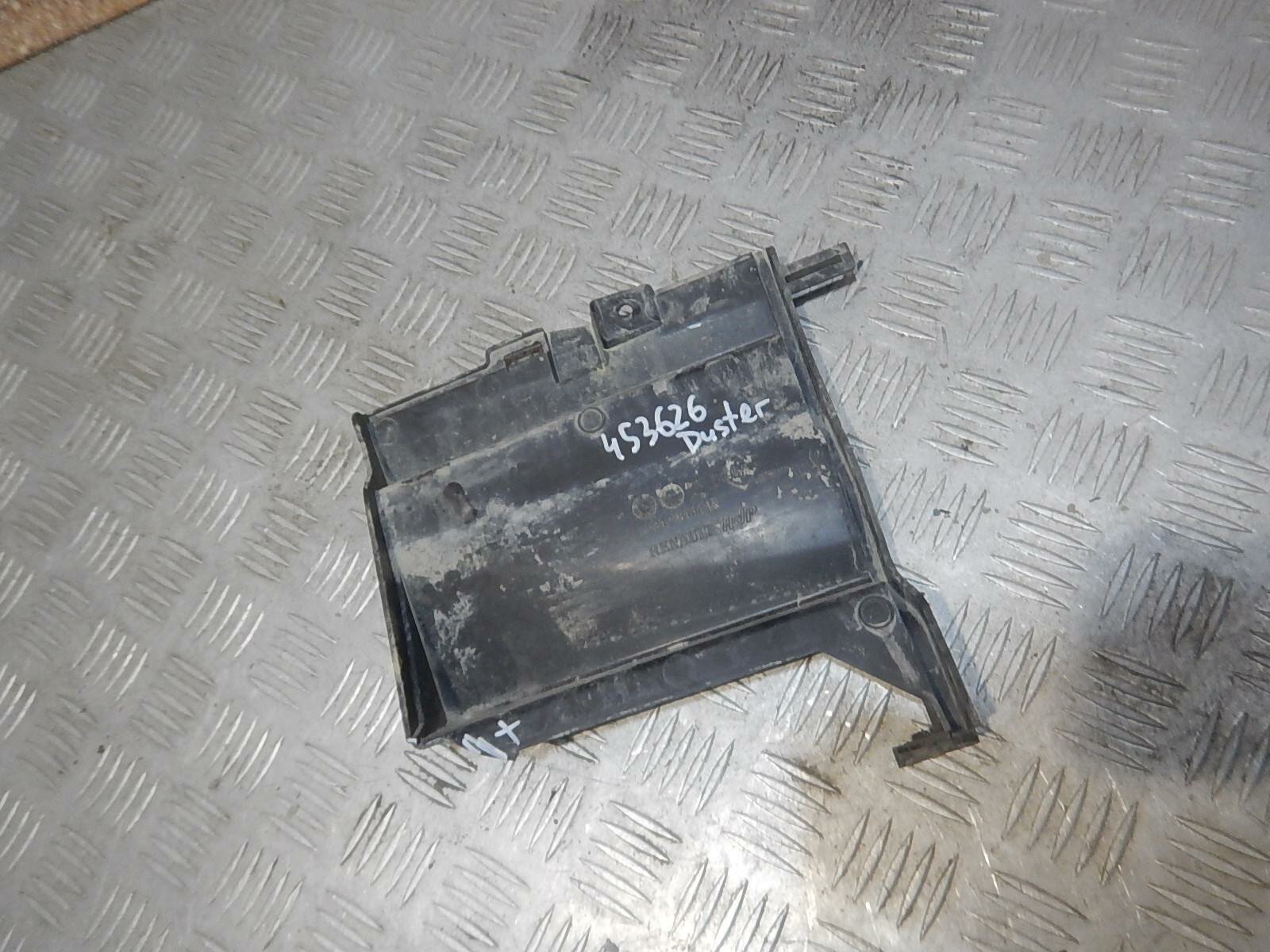 Б/У Заглушка (Кузов снаружи), Renault (Рено)-DUSTER (12-20) RENAULT DUSTER (12-20) решетки радиатора Сломано крепление. 4...