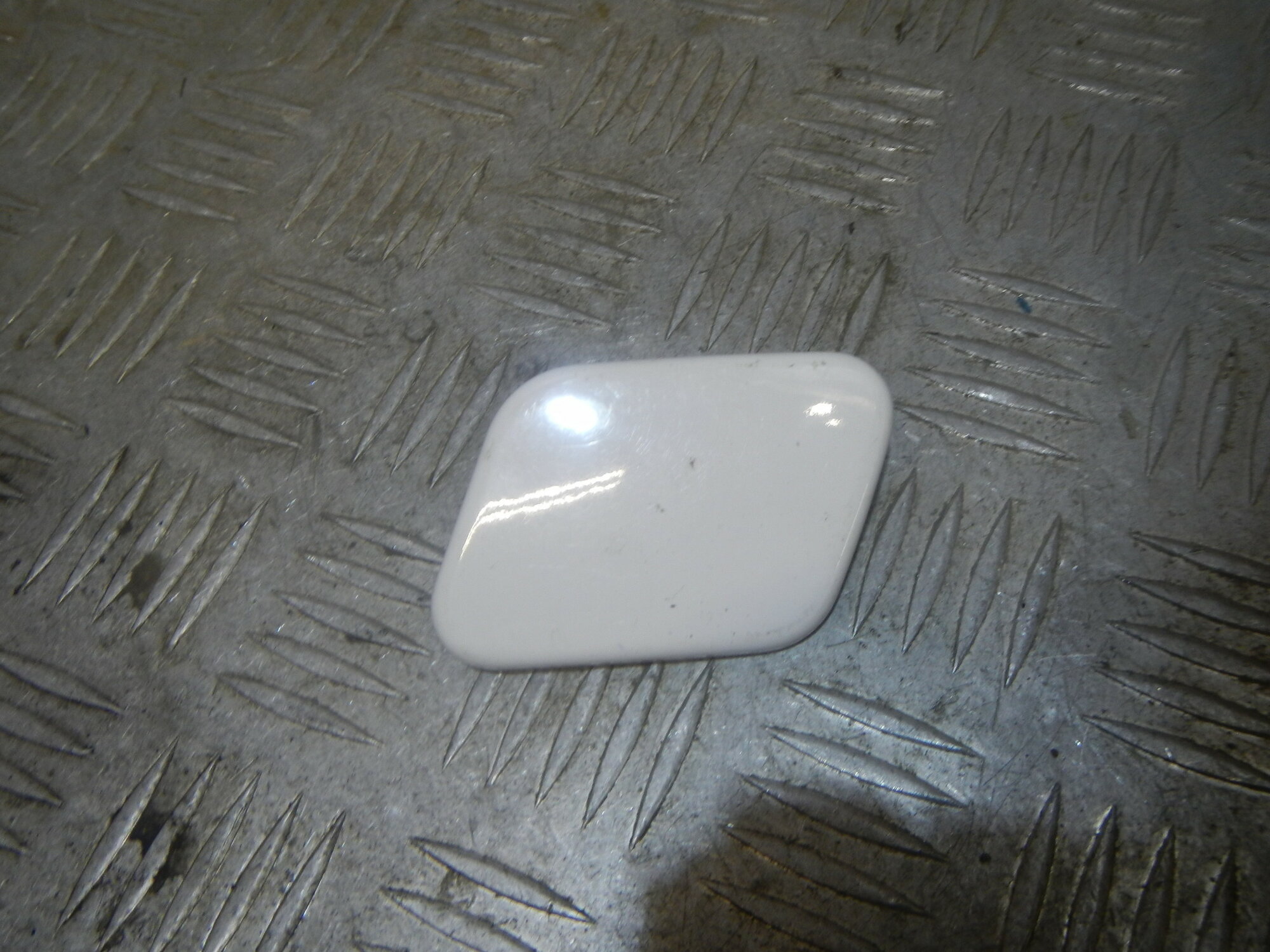 Б/У Крышка форсунки омывателя, Nissan (Ниссан)-QUASHQAI (07-) NISSAN QUASHQAI (07-) левая Дубликат, мелкие царапины. 5447...