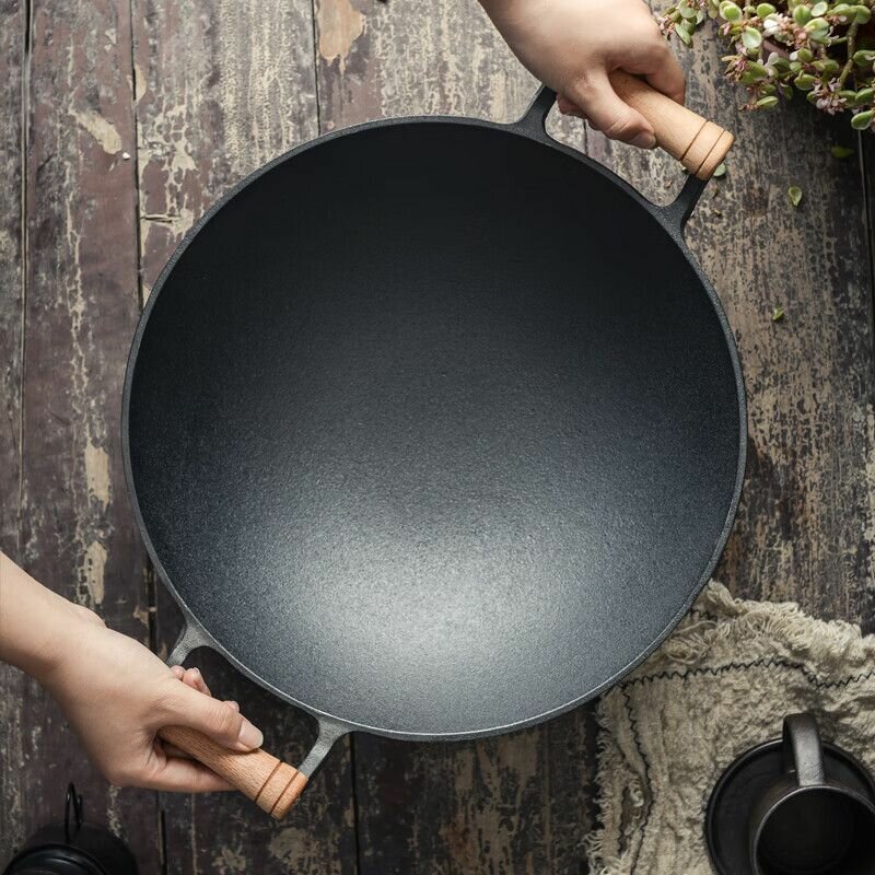 Чугунный казан с утолщенной деревянной ручкой и крышкой (диаметр 36 см) -HZ