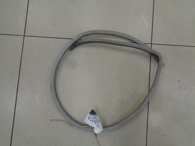 Уплотнитель проема двери передний правый от Subaru Legacy 1998-2003