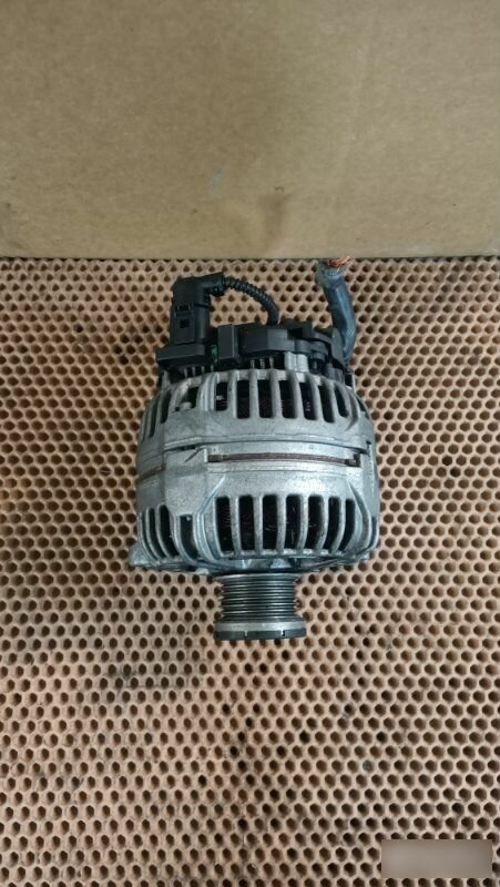 Генератор Volkswagen Golf 5K1 caxa Б/У с пробегом