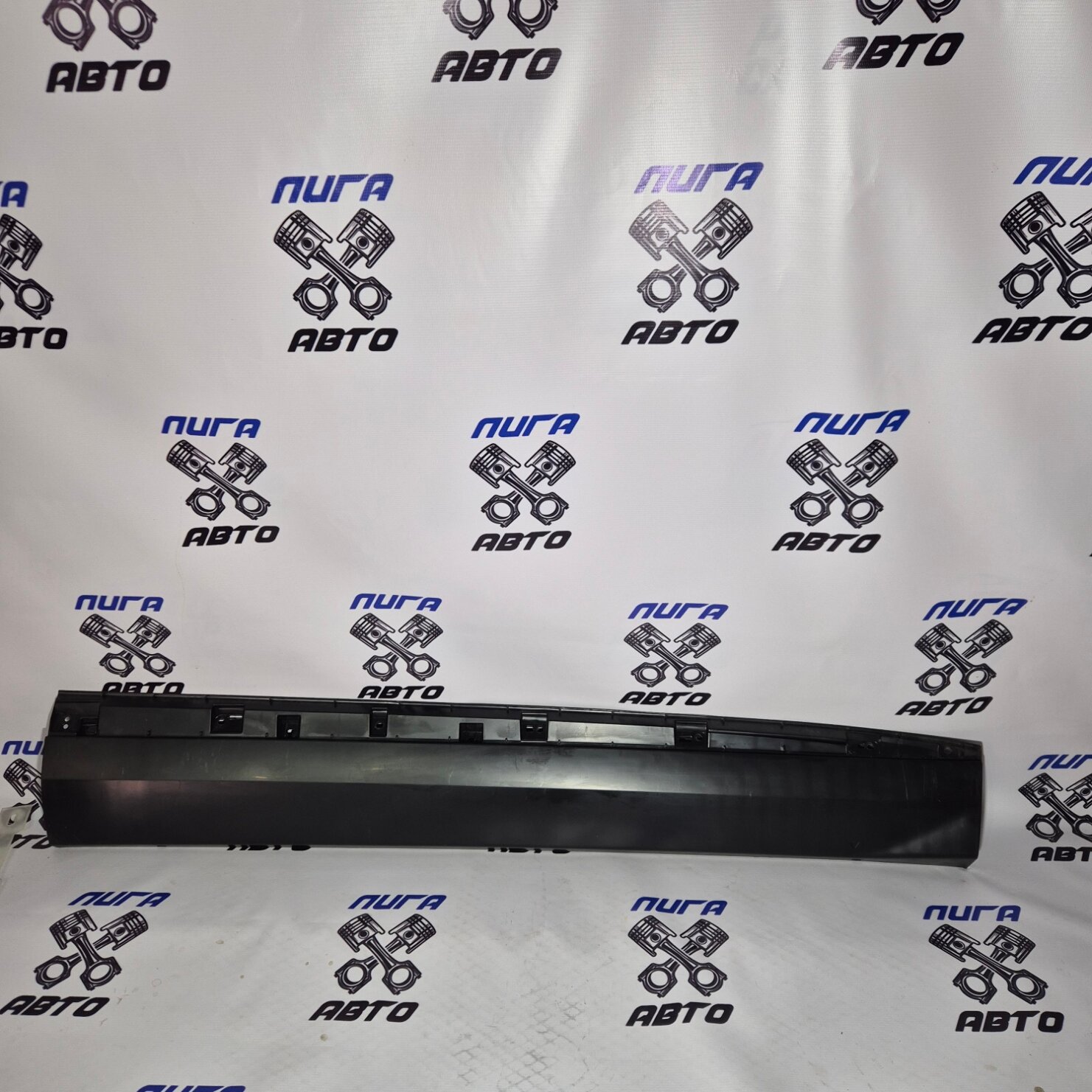 Молдинг передней правой двери Geely Monjaro новый оригинал 8889688743