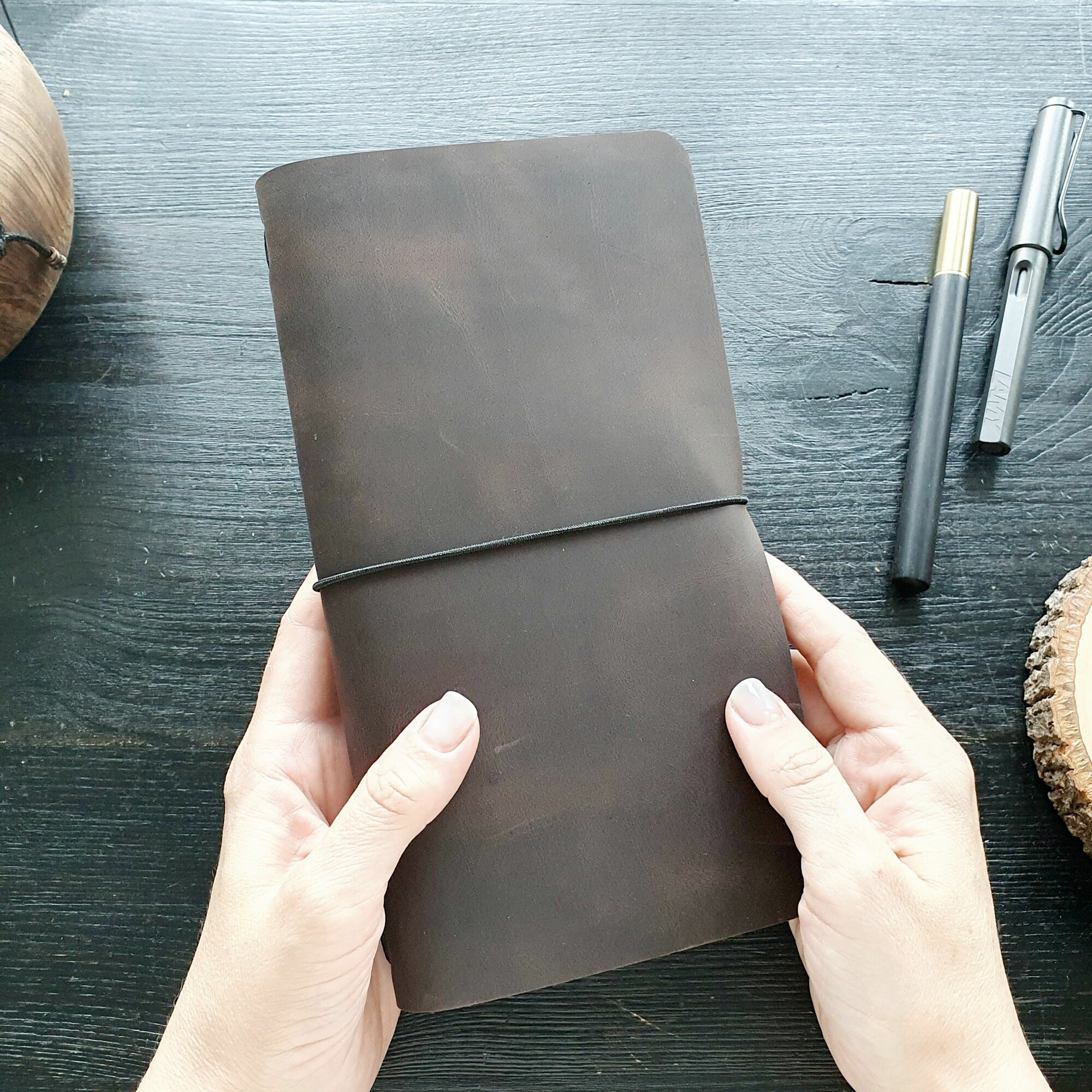 Кожаный блокнот формата Midori Standart (13х22см) со сменными тетрадями на резинке / записная книжка / скетчбук 90 листов