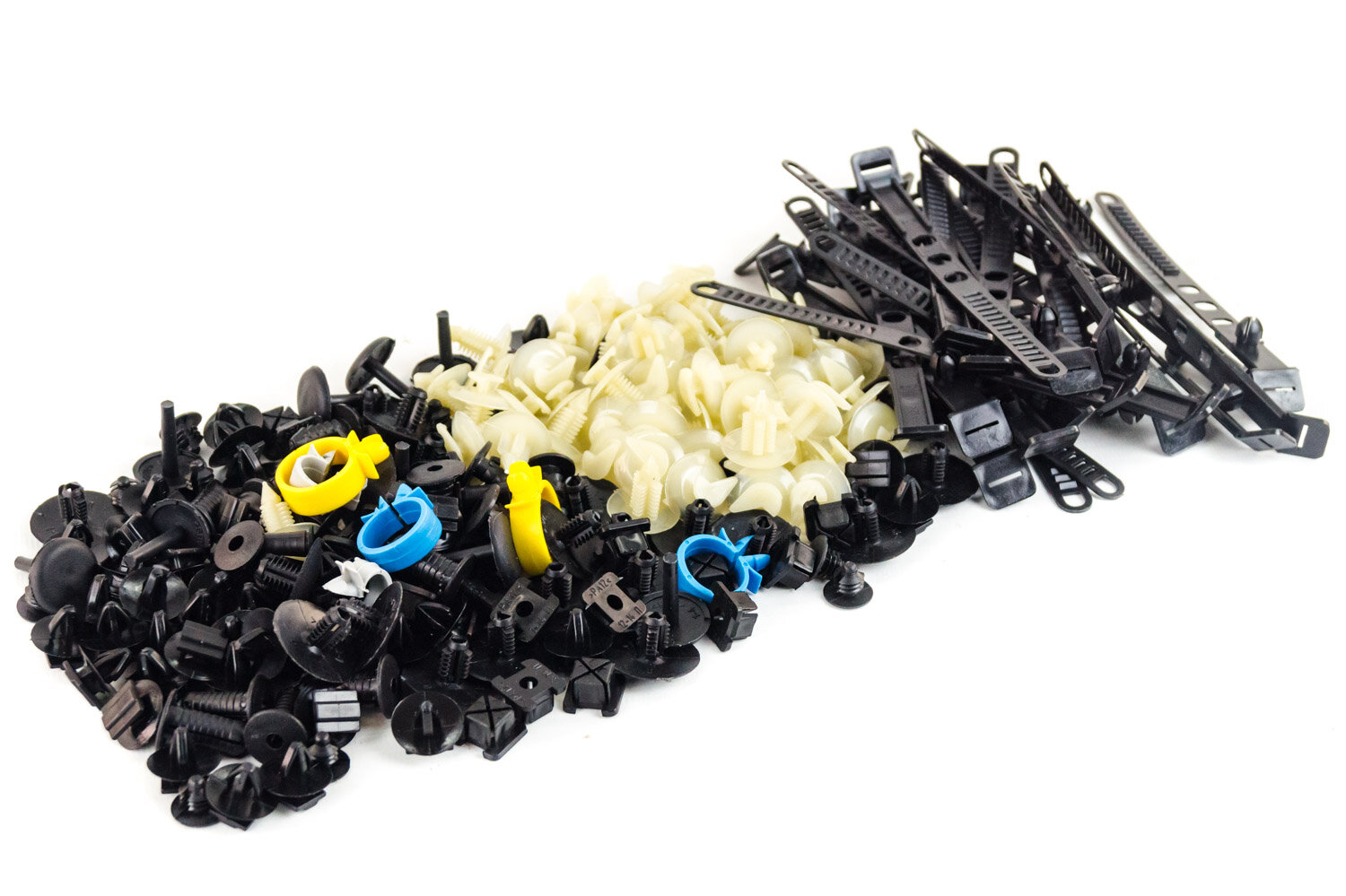 Набор пластмассовых изделий на кузов для Шевроле Нива