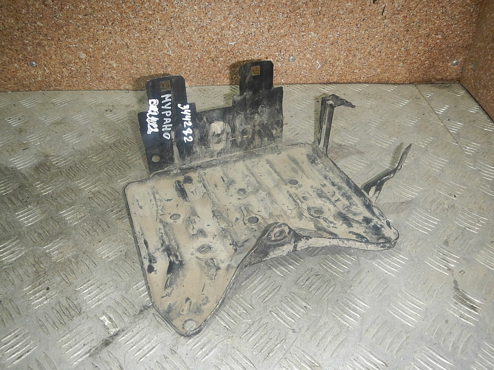 Б/У Крепление АКБ (корпус/подставка), Nissan (Ниссан)-MURANO (Z50) (04-08) NISSAN MURANO (Z50) (04-08) Без повреждений 3...