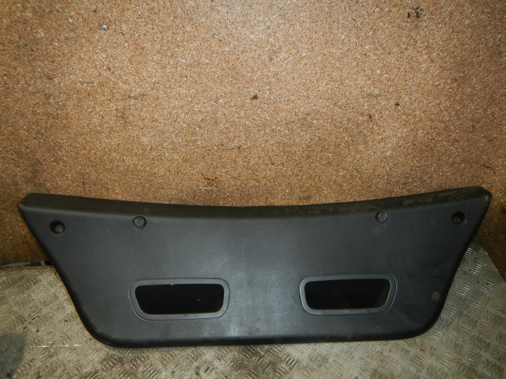 Б/У Обшивка двери багажника, Hyundai (Хендэ)-I20 (08-14) HYUNDAI i20 (08-14) 5 дверей,нижняя. Потертости. 524192 Hyundai-...