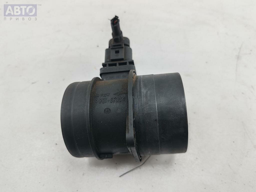 Расходомер (измеритель потока воздуха) Volkswagen Transporter T5