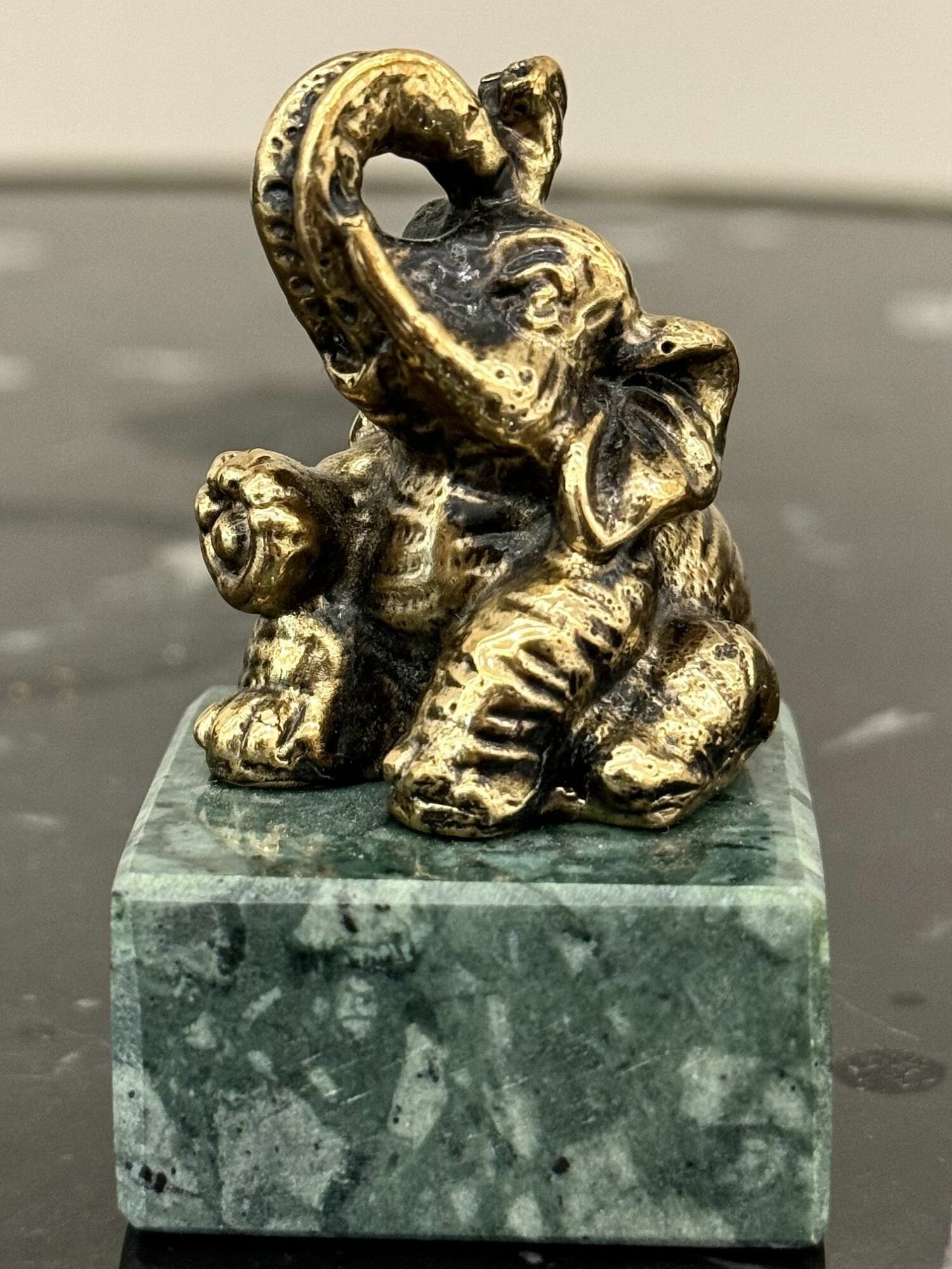 Статуэтка Слон для интерьера, фигурка для декора, сувенир подарочный, бронзовое литье