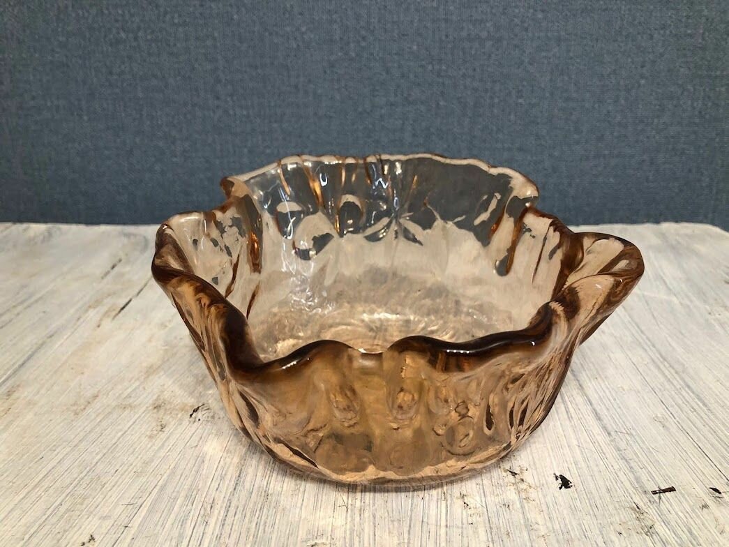 Необычная конфетница, времён СССР, скандинавское стекло, завод "неман"