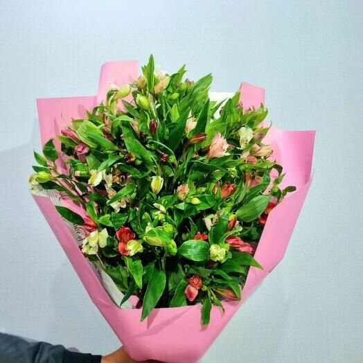 Букет цветов альстромерии, 35 шт.